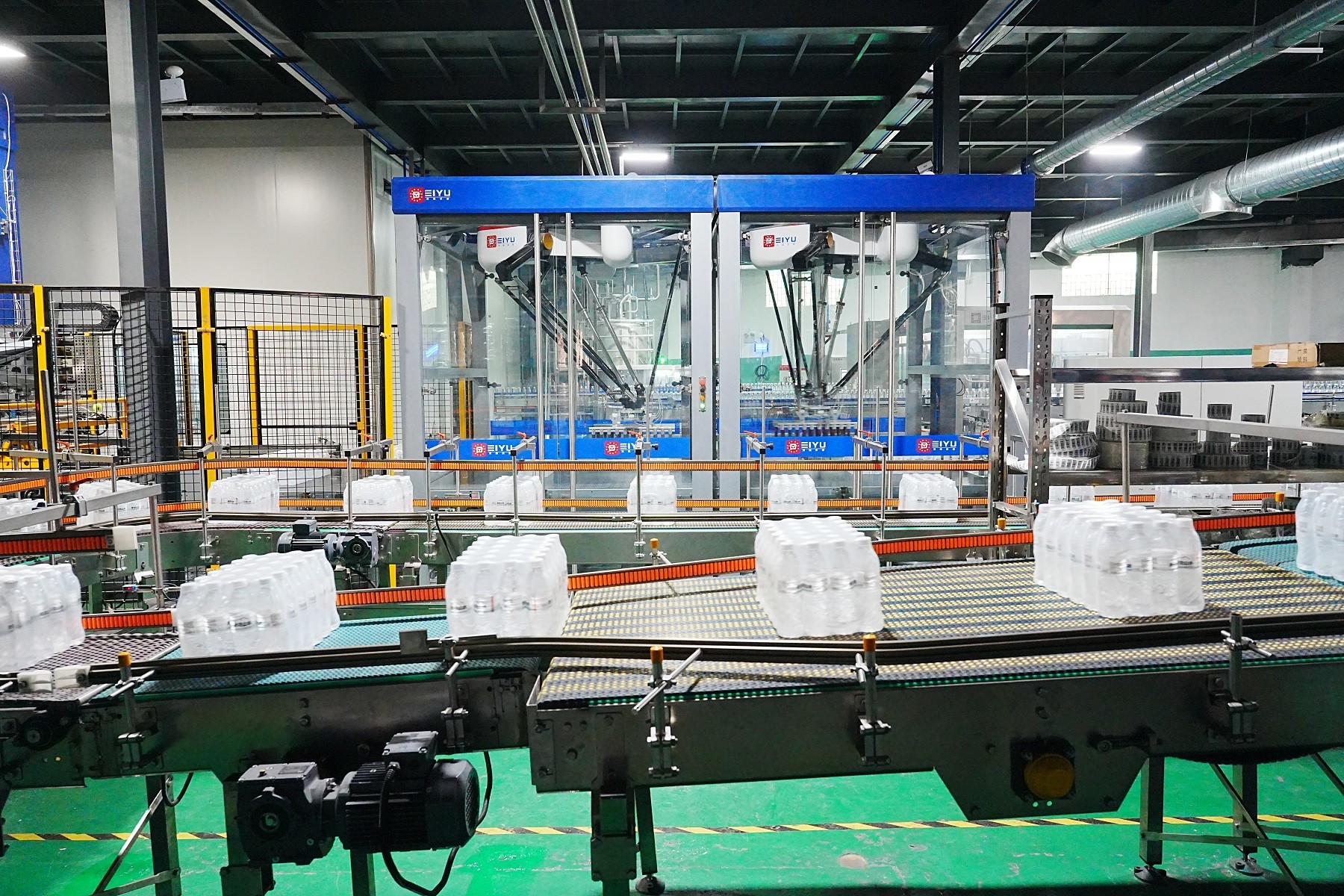 Bag Conveying System Parcel Conveying System For 60000BPH Bottled Water ...