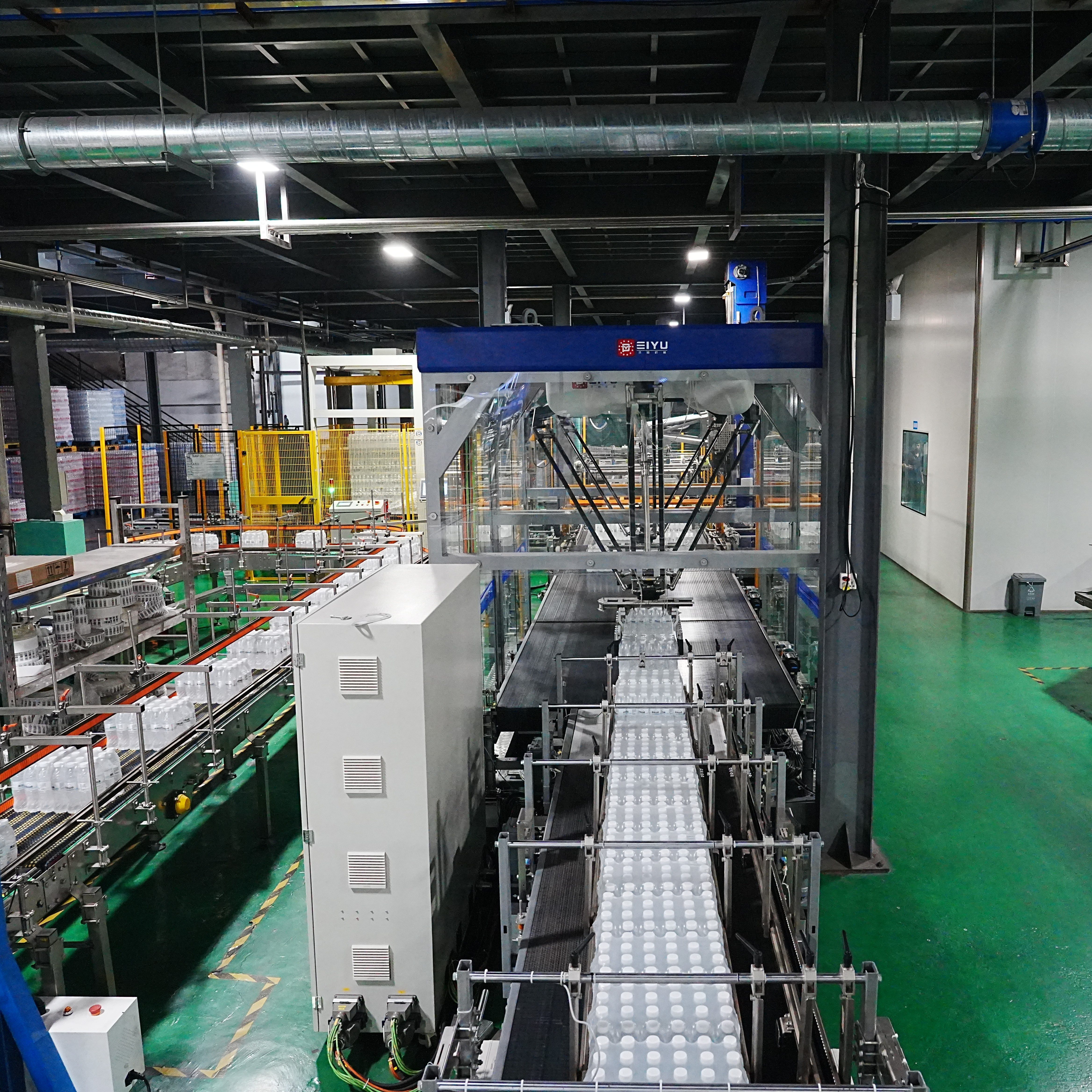 Automated Robot Water Barrel Case Palletizer System For Bottled Water OEM